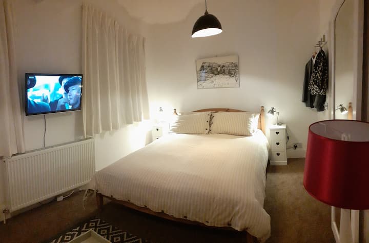 New, Stylish Self Contained 1 Bed In Forest Hill - Bromley