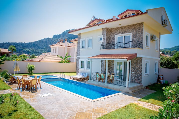 Large Pool Area For 10 People... Villa Gülpınar 1 - Dalyan