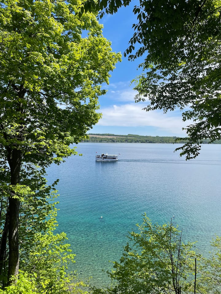 Lakefront Cottage Located On West Side Skaneateles - Skaneateles Lake