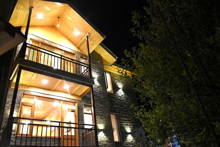 The Woodrock Castle - Manali