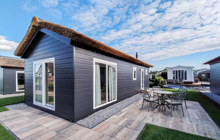 Giethoorn 4 Persons Chalet With River View - 羊角村