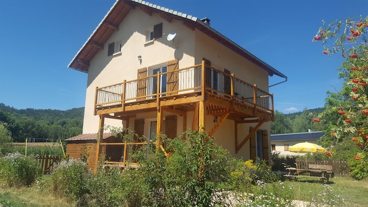 Bas De Chalet à St-jean Montclar Face Aux Pistes - Montclar