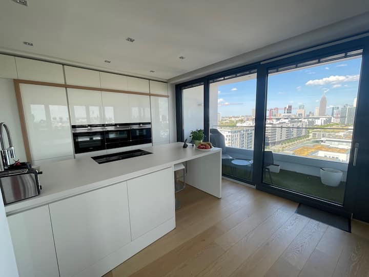 Luxurious Apartment With Skyline View - Frankfurt