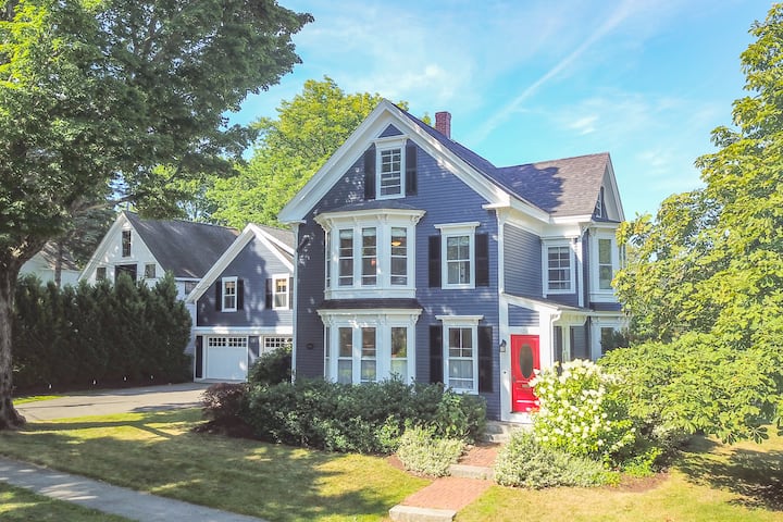 Chestnut By The Sea - 卡姆登