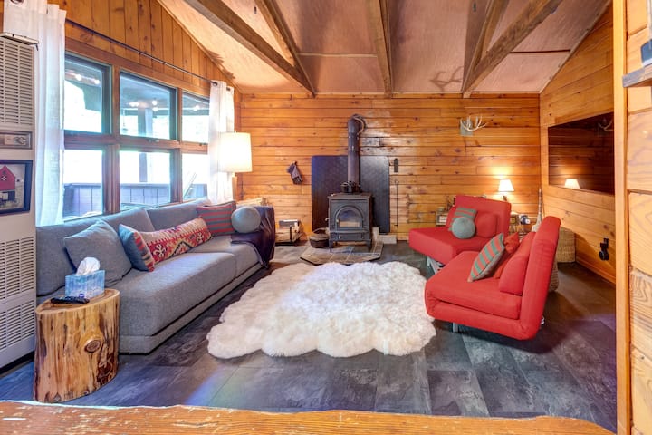 Woodland Log Cabin | Sauna, Deck, Peace & Quiet - Margaretville, NY