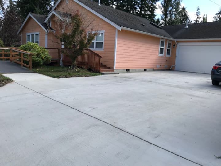 Cheerful ,Very Clean 4 Bedrooms House - Edmonds, WA