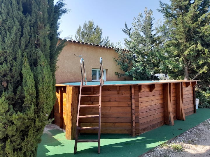 Gite Pour 4 Personnes à La Campagne Avec Piscine - Éguilles