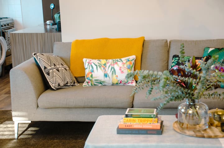 Bright, Central 
Bedroom In A Shared Flat With Cat - Wellington