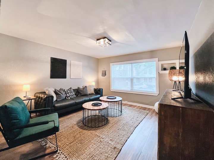 The Juniper Private 3br Near Brady Street - Milwaukee