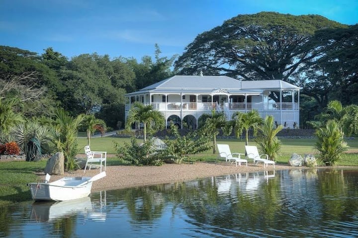 Port Douglas Lakeside Retreat And Wedding Venue - Queensland