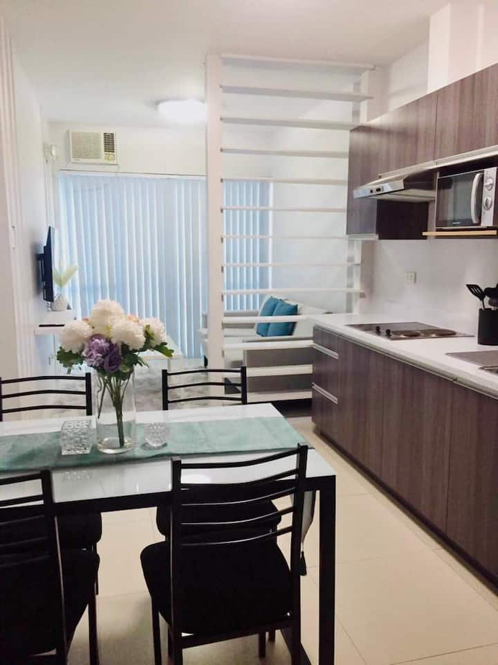 Rare 2 Bedroom Condo With Pool In Cdo Uptown - Cagayan de Oro