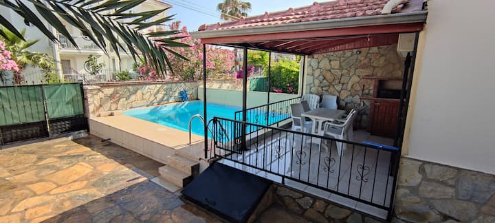 Plaja Yürüme Mesafesinde ÖZel Havuzlu Villa - Çalış Beach