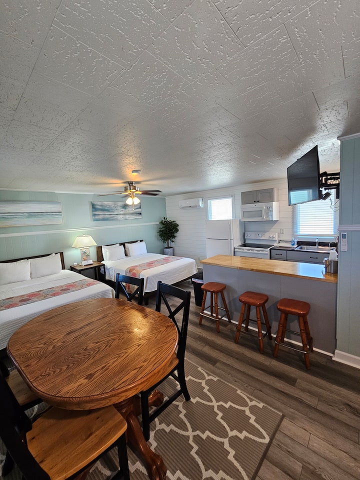 Igh #1-two Queens: Kitchenette & Dog Friendly - Manteo, NC
