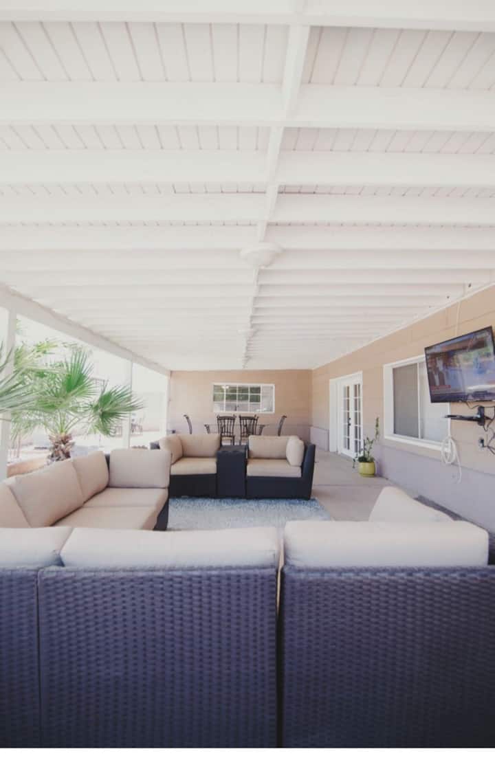 Beautiful 5 Bedrooms And 3 Baths With A Pool - Tucson, AZ