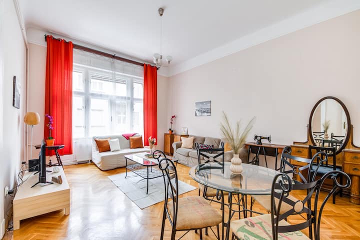 D37 Vintage Apartment /Living Room+2 Bedroom/80sqm - Budapest