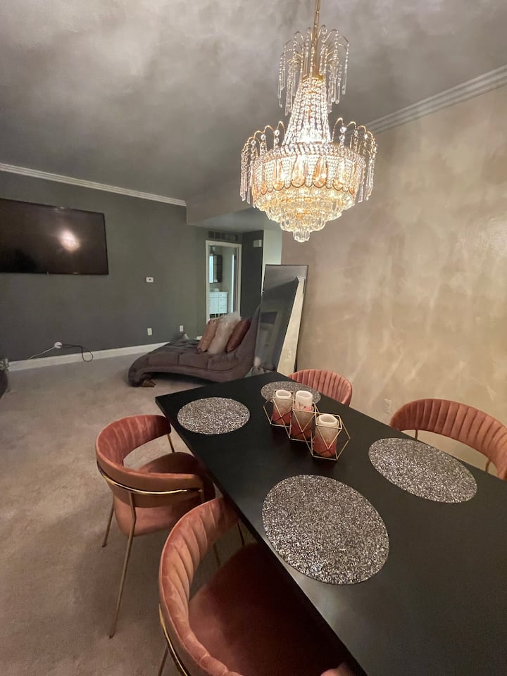 Luxury 2bdrm/2bth With Game Room - Novi, MI