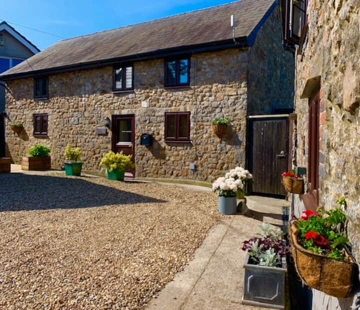 Cob Cottage In The Gower, Wales - Rhossili