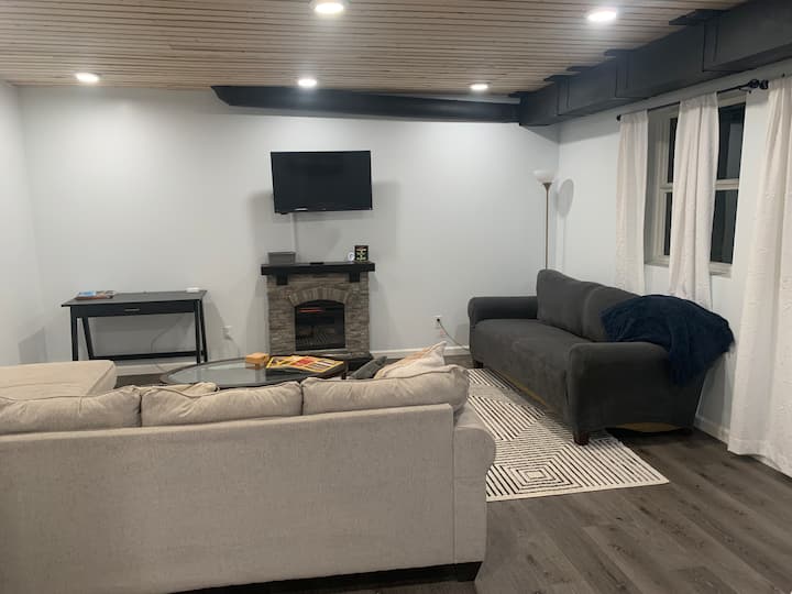 ~Orchard Apt.
~15 Min To City
~Furnished Rental - Chattanooga, TN