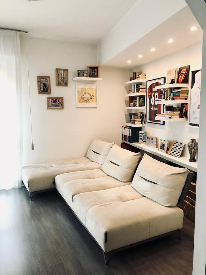 Cozy And Deluxe Apartment Minutes From Downtown - Bologna
