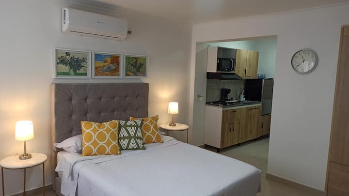 Cómodo Y Hermoso Apartaestudio Con Wiffi - Medellín, Colombia