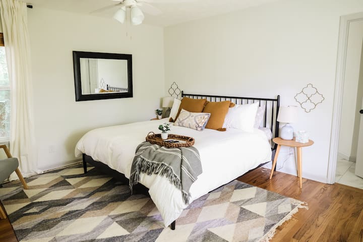 1/2 Mi To A&m! Fire Pit, Family-friendly, Central - College Station, TX