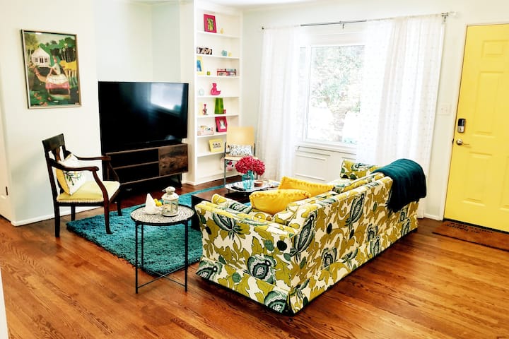 Cheerful 3 Bedroom Home In Quiet Safe Neighborhood - Overland Park, KS