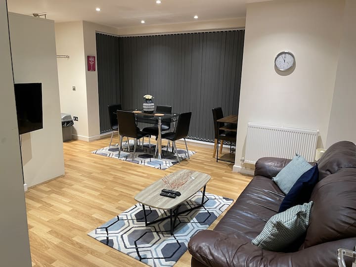Basingstoke Central 5 Sleeps Free Parking - Basingstoke