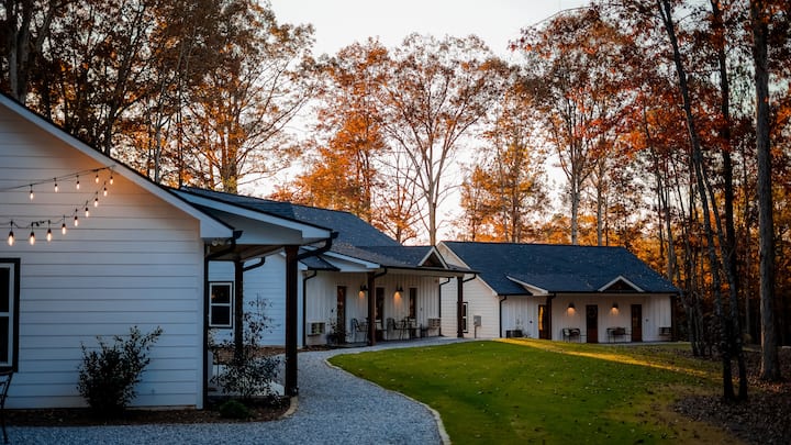 🌿Cottages At Mossy Creek~unique Triplex~sleeps 14! - Cleveland, GA