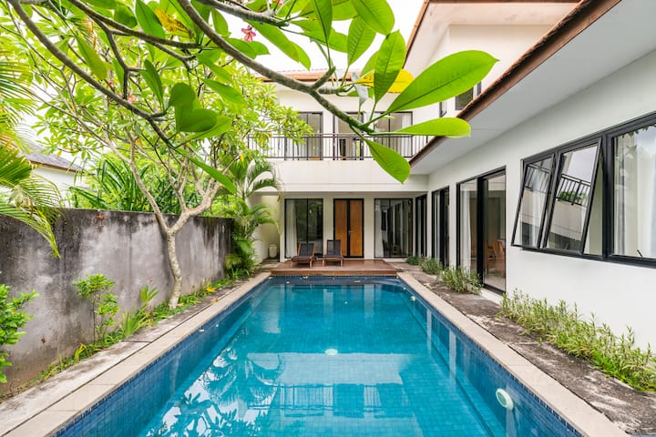 Villa Jimbaran "Mars" Bayfront - Bali