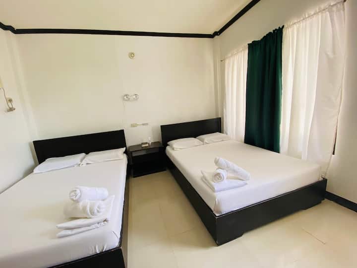 Chumz Travellers Inn- Room 001 - Camiguin