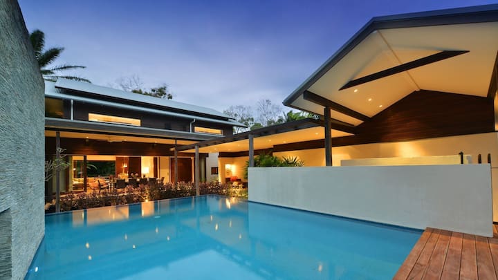 6 Beachfront Mirage - Luxury 4 Bedroom Home - Port Douglas