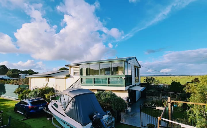 The Bees Knees At Venus Bay - Venus Bay