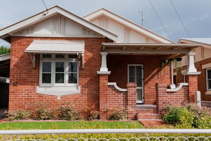 Quaint 2 Bedroom Cottage In Cbd Location - Mudgee