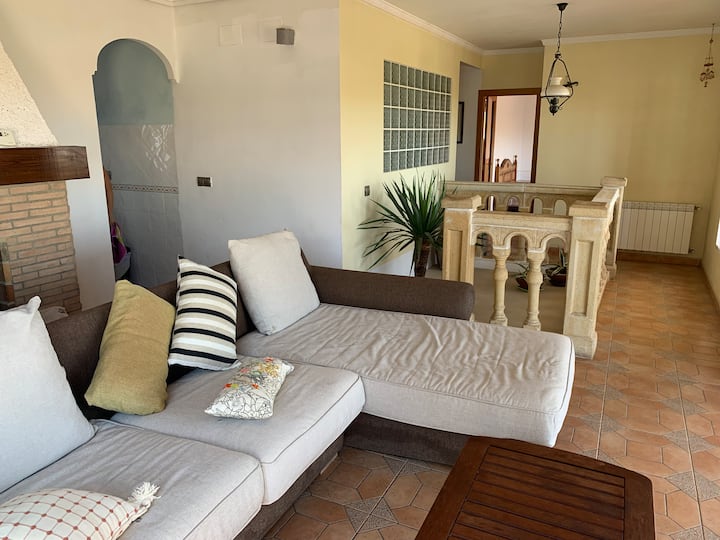 Chalet Con Piscina Y Vista Impresionante-temporada - Puçol