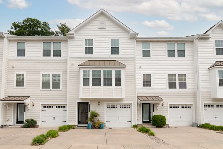 Serene Rehoboth Beach Townhouse, East Of Rt 1 - Rehoboth Beach, DE