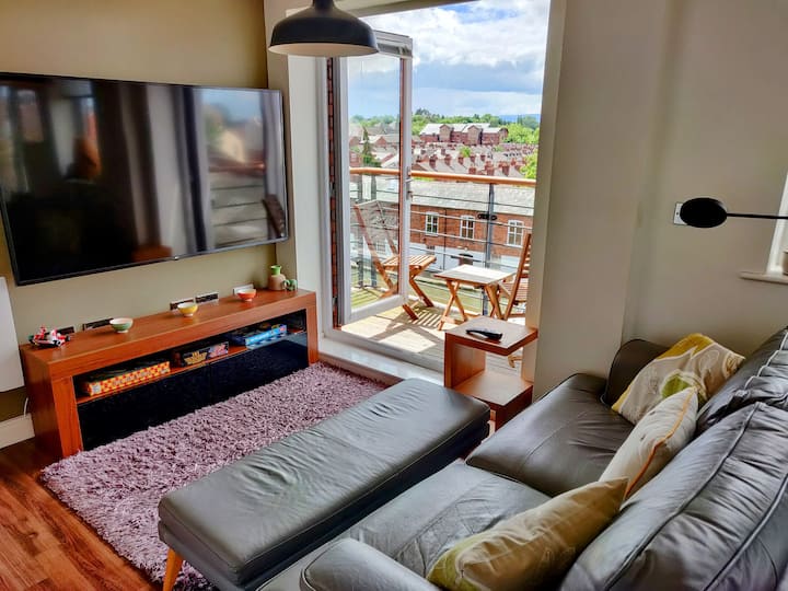 Canalside City Centre Apartment With Amazing Views - Chester, UK
