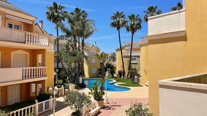 Strandnahes Duplex Appartement Mit Gartenblick - Denia