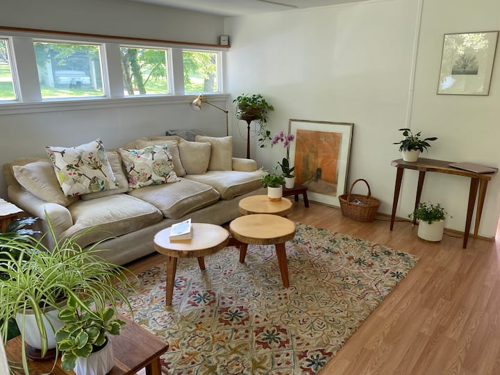 Cozy Town Cottage - Bedford, VA