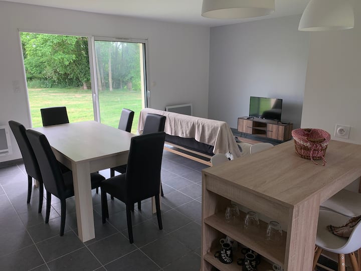 Maison Chaleureuse Au Milieu D'un Coin De Nature - Blaye