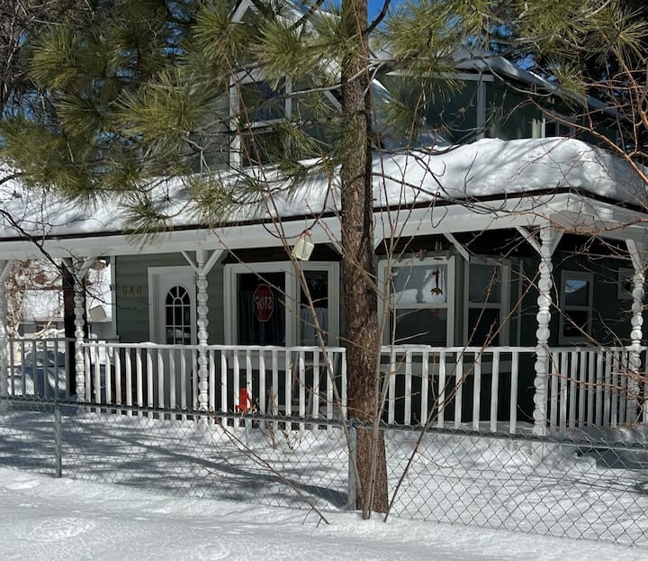 Cozy Private Chalet Mins To Lake & Hiking - Big Bear City