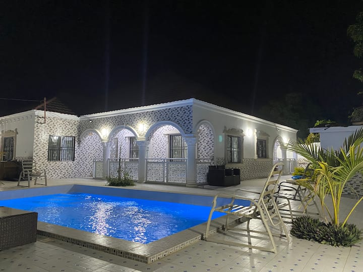 Cheerful 3-bedroom Villa With Pool - The Gambia