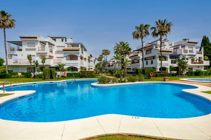 Beautiful Beachfront Penthouse Apartment! - Marbella