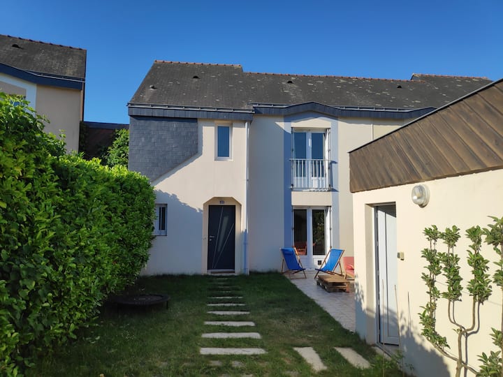 Maison Familiale, Calme Confortable Avec Extérieur - Angers