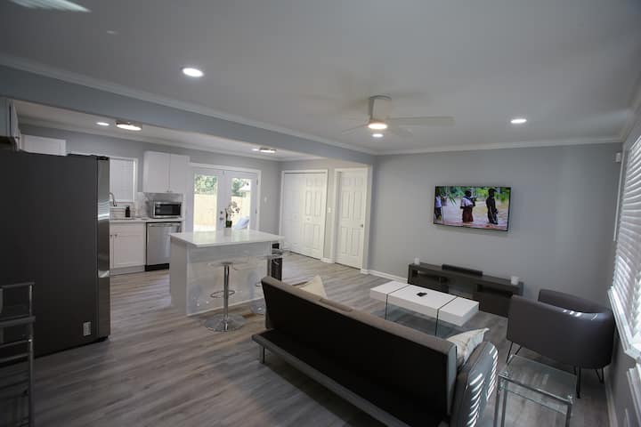 Decatur 3-br Bliss: Modern Comfort" - Stone Mountain, GA