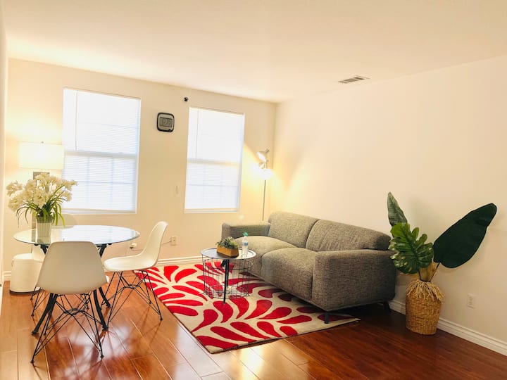 Peaceful, Work-friendly Br In Oc Gated Community - Garden Grove, CA
