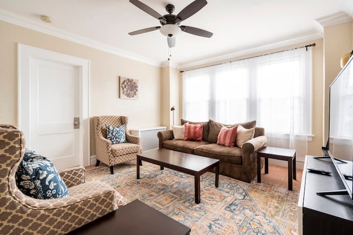 Large 3 Bdr | 10 Mins To Ewr Airport | Bus To Nyc - Newark