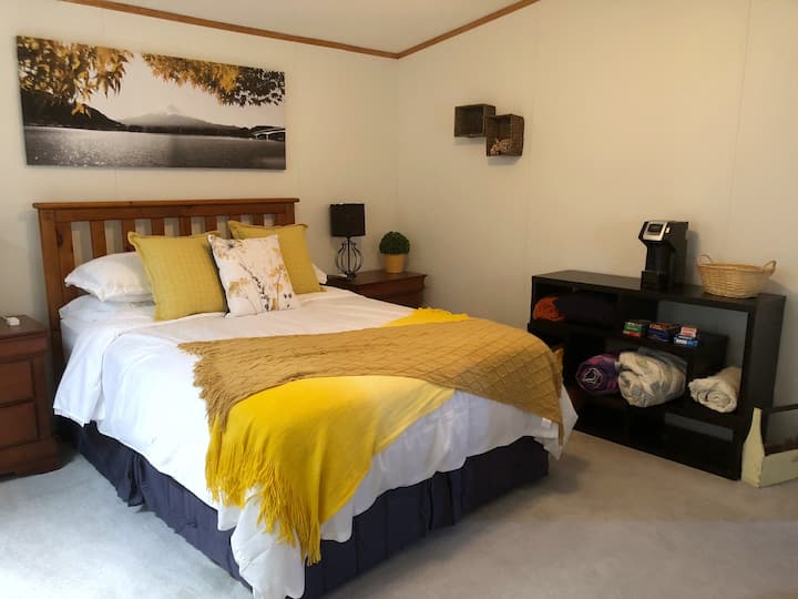 1 Bedroom With Private Entry
& Ensuite Bathroom - Grande Prairie