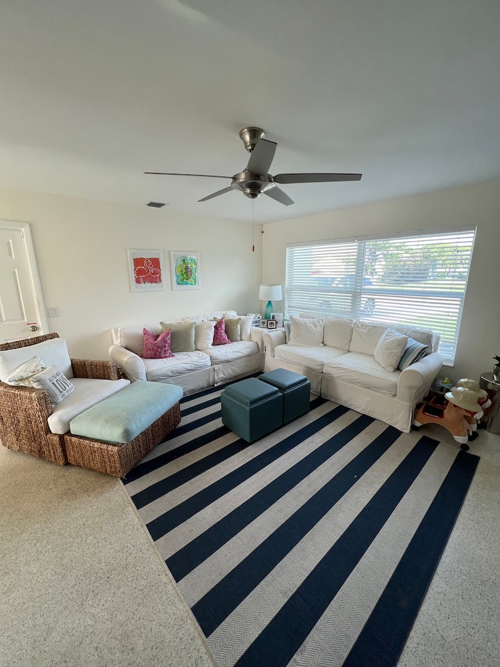 Cheerful  Beach Cottage - Naples, FL