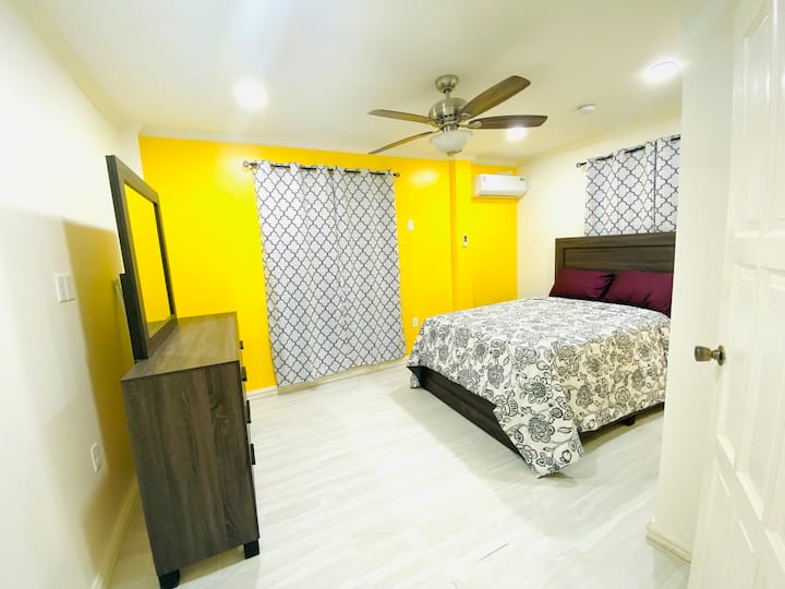 Gentlemen's Suite - 3 Bedroom - Guyana