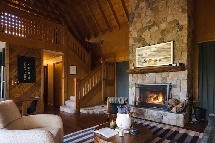 Quiet, Stylish Cabin In Forest | Nature Getaway - Lake Arrowhead, CA